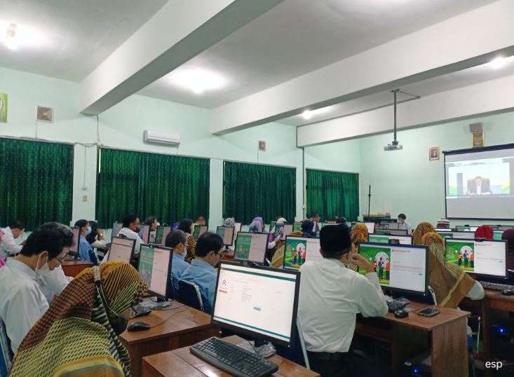 Kepala Kantor Pantau Langsung CAT IPMB 2022 di MAN 1 Yogyakarta ...